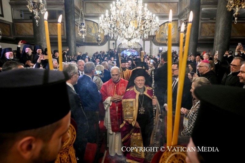 [Pope in Turkey: Day 3] Leo XIV is visibly moved as he enters the main church of the Patriarch ...