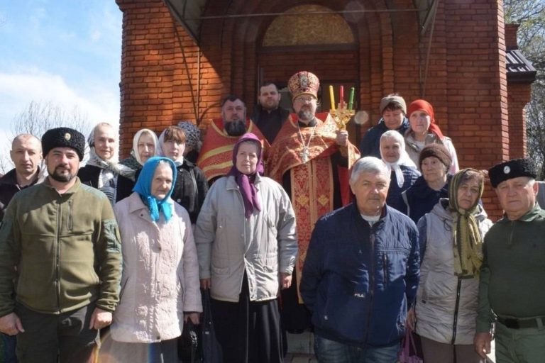 Between Cross and Power: Persecution, Propaganda, and the Cost of Faith ...